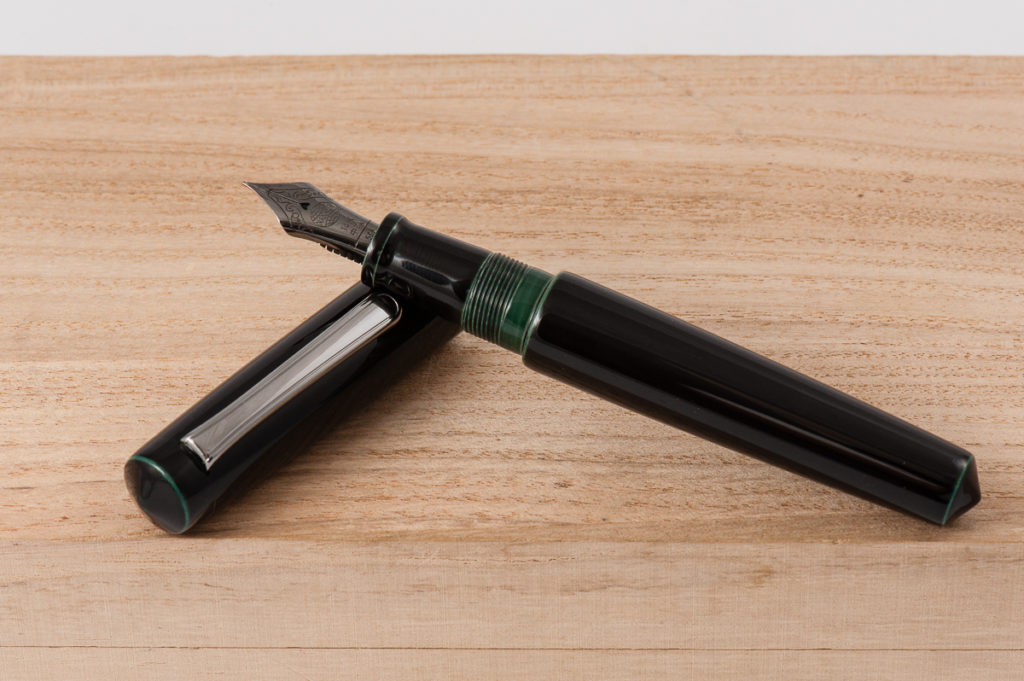 Nakaya Piccolo (Ao-Tamenuri, Soft Medium CI) – Hand Over That Pen