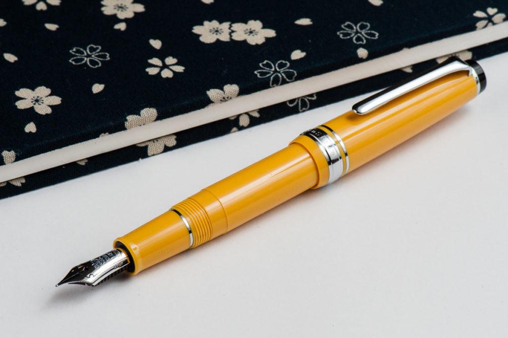 Review: Sailor Professional Gear Slim/Sapporo Mini (Medium-Fine Nib ...