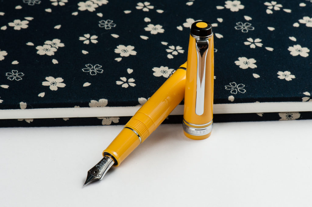 Review: Sailor Professional Gear Slim/Sapporo Mini (Medium-Fine Nib ...