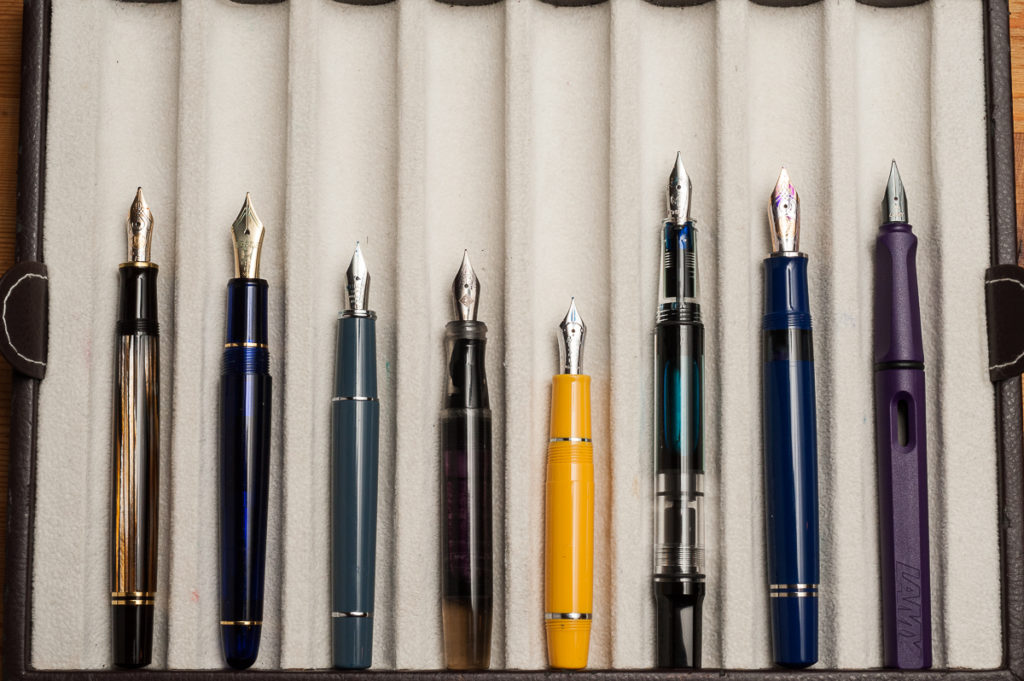 Review: Sailor Professional Gear Slim/Sapporo Mini (Medium-Fine Nib ...