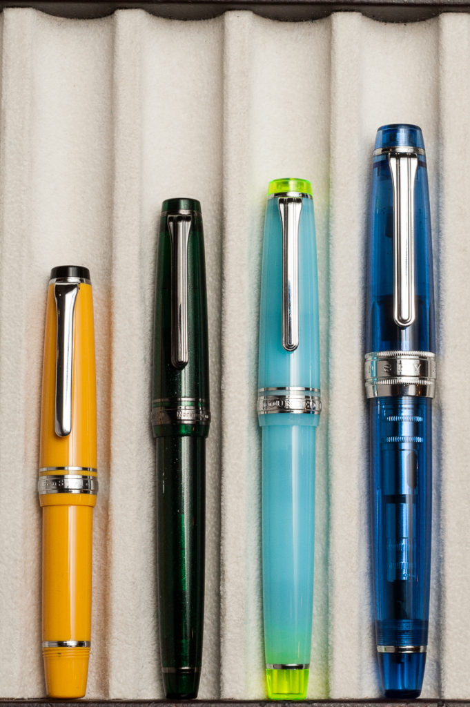 Review: Sailor Professional Gear Slim/Sapporo Mini (Medium-Fine Nib ...